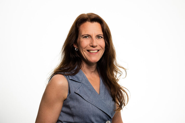 Contact | Get in touch with our experts | Vertom Maritime Solutions